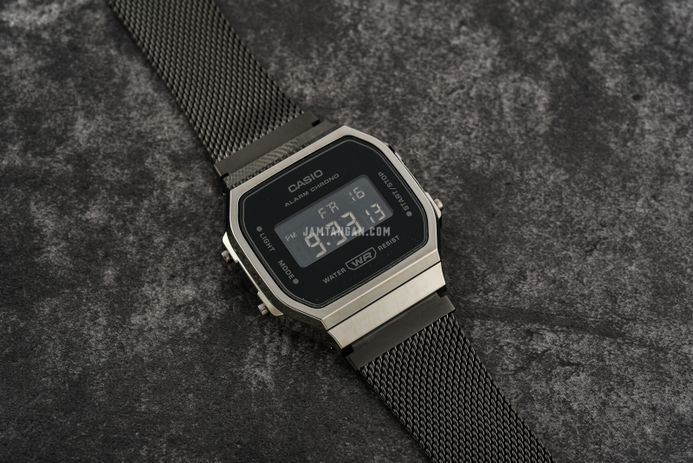 Casio General A168WEMB-1BDF Black Digital Dial Gunmetal Mesh Band ...