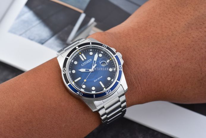 Citizen Eco Drive AW1810-85L Men Batman Blue Dial Stainless Steel Strap ...