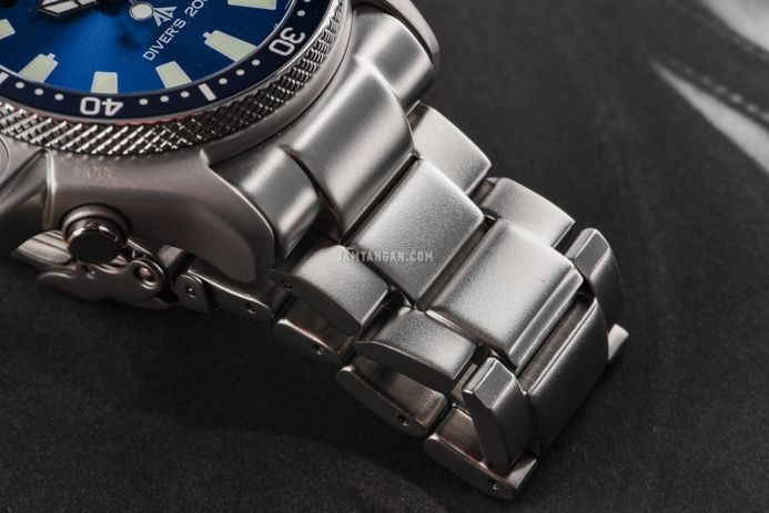Citizen Promaster JP2000-67L Aqualand Blue Dial Stainless Steel Strap | Jamtangan.com