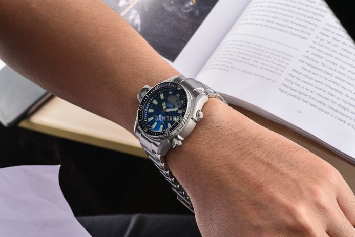 Citizen Promaster JP2000-67L Aqualand Blue Dial Stainless Steel Strap | Jamtangan.com