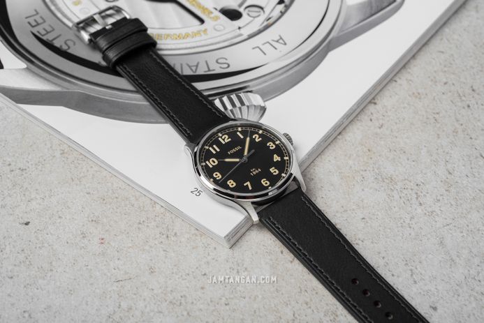 Fossil Dayliner FS5926 Men Black Dial Black Leather Strap | JAMTANGAN.COM