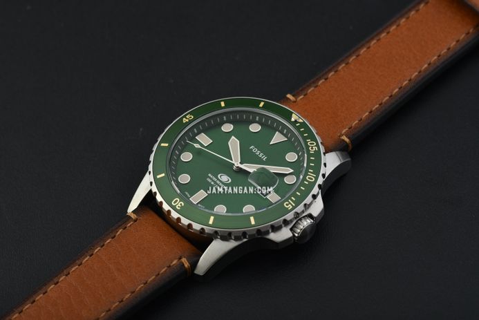 Fossil Blue FS5946 Men Green Dial Tan Eco Leather Strap | JAMTANGAN.COM