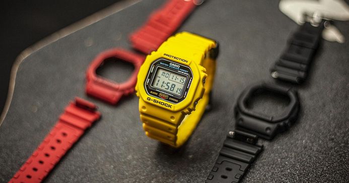Casio G-Shock DWE-5600R-9 DWE-5600R-9DR Classic Revolutionized Digital ...