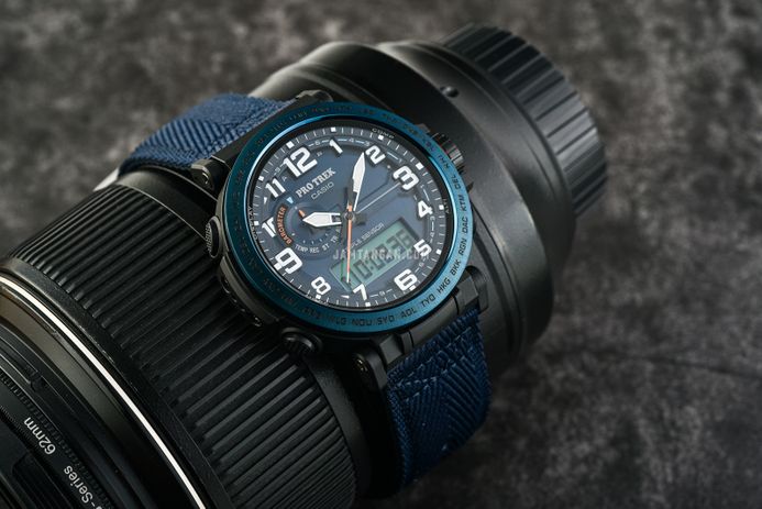 Casio Pro Trek PRG-601YB-2 PRG-601YB-2DR Solar Powered Blue Digital ...