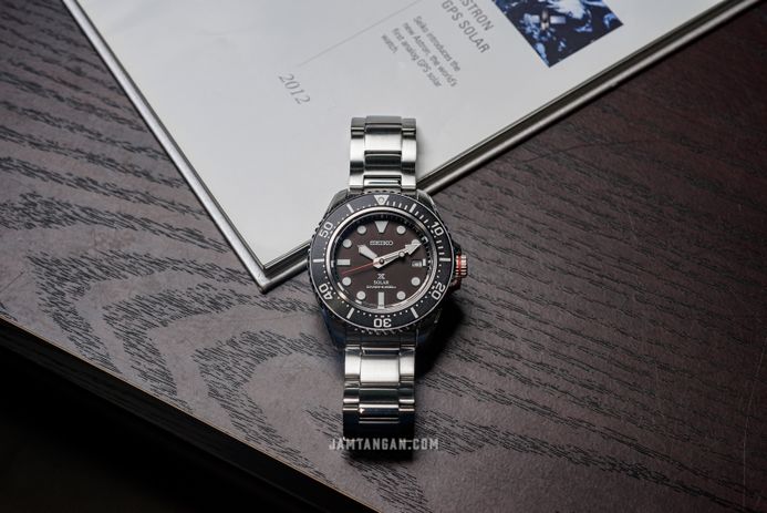 Seiko Prospex SNE589 SNE589P1 Solar Divers 200M Black Dial Stainless ...