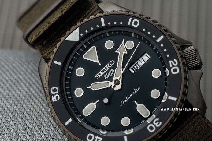 Seiko 5 Sports SRPD65K4 5KX SKX Sports Style Automatic Black Dial Green ...