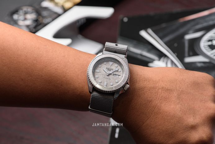 Seiko 5 Sports SRPG61 SRPG61K1 Automatic Grey Dial Grey Nylon Strap ...