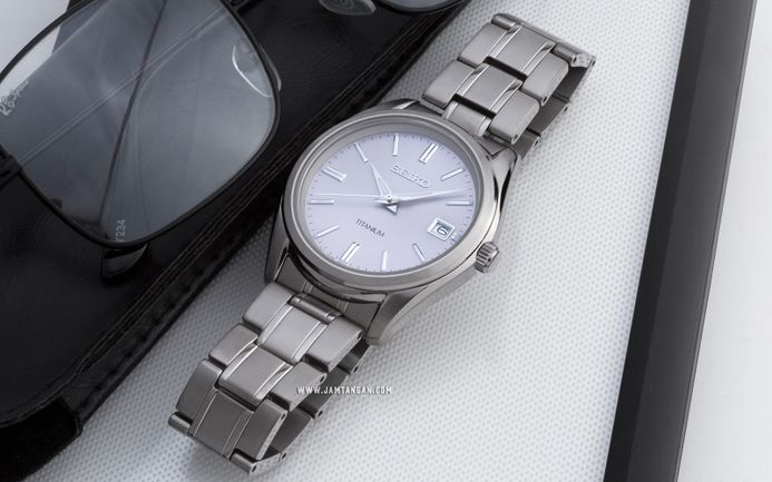 Seiko Classic SUR369 SUR369P1 Discover More Silver Dial Titanium Strap ...