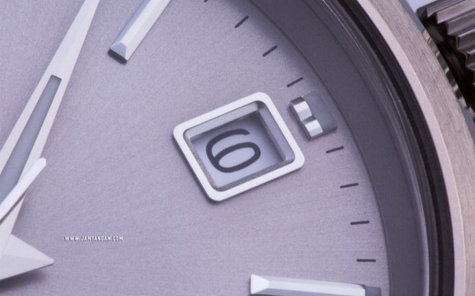 Seiko Classic SUR369 SUR369P1 Discover More Silver Dial Titanium Strap ...