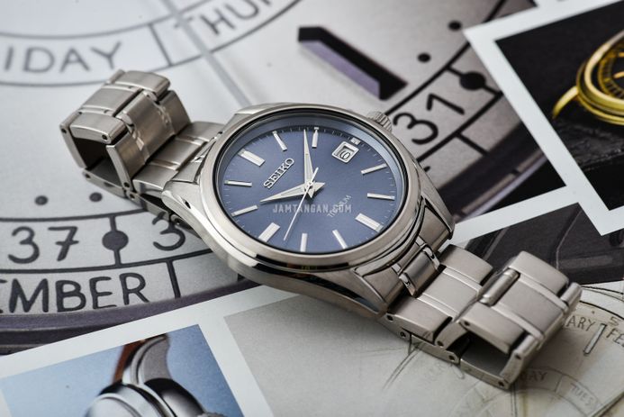Seiko Classic SUR371 SUR371P1 Discover More Blue Dial Titanium Strap ...