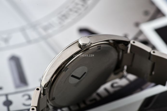 Seiko Classic SUR371 SUR371P1 Discover More Blue Dial Titanium Strap ...