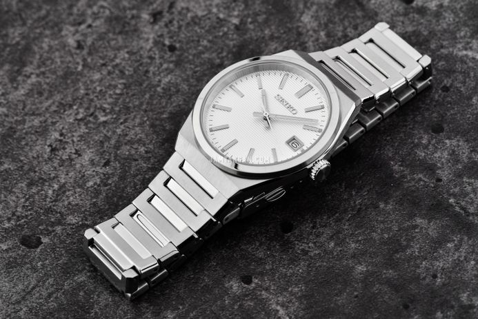 Seiko Classic SUR553P1 Men Silver Dial Stainless Steel Strap ...