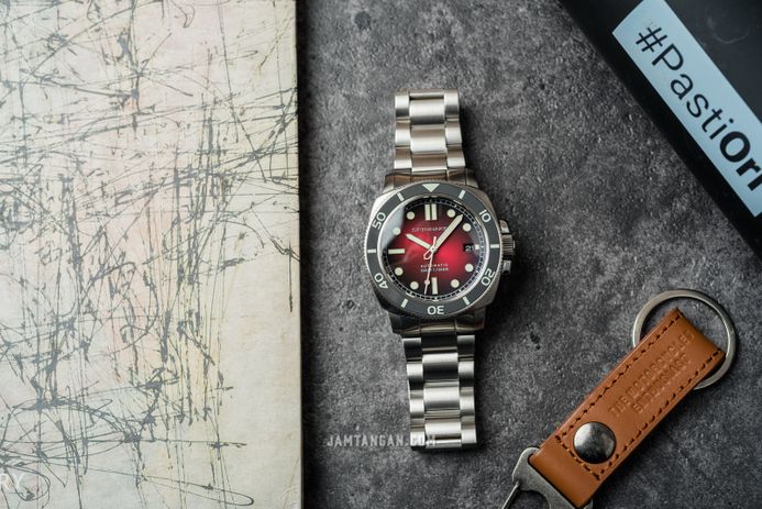 Spinnaker Hull Diver SP-5088-33 Automatic Ombre Red Dial Stainless ...