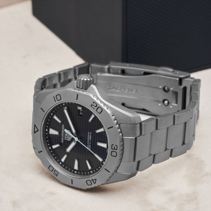 TAG Heuer Aquaracer WBP1180.BF0000 Professional 200 Solargraph Black ...