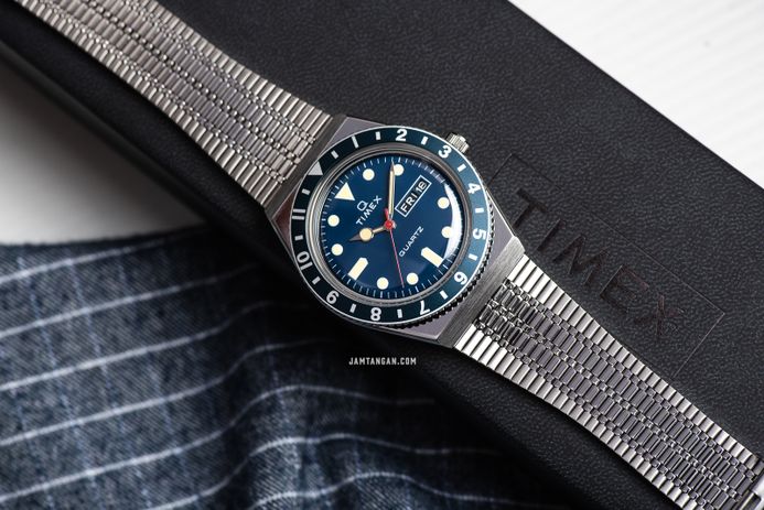 Timex Q Reissue TW2U61900 Blue Dial Stainless Steel Strap | Jamtangan.com