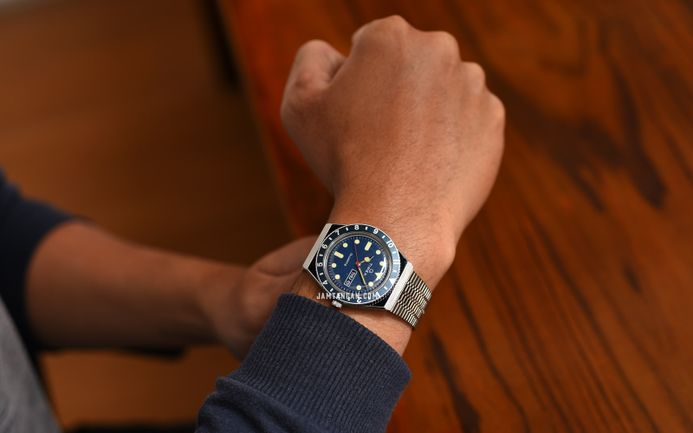Timex Q Reissue TW2U61900 Blue Dial Stainless Steel Strap | Jamtangan.com